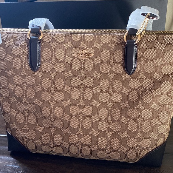 Coach | Bags | Coach Purse Medium | Poshmark